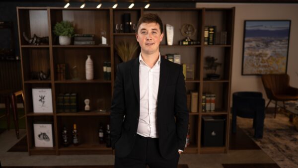 Simon Grossobel | Commercial Disputes and Sports Lawyer